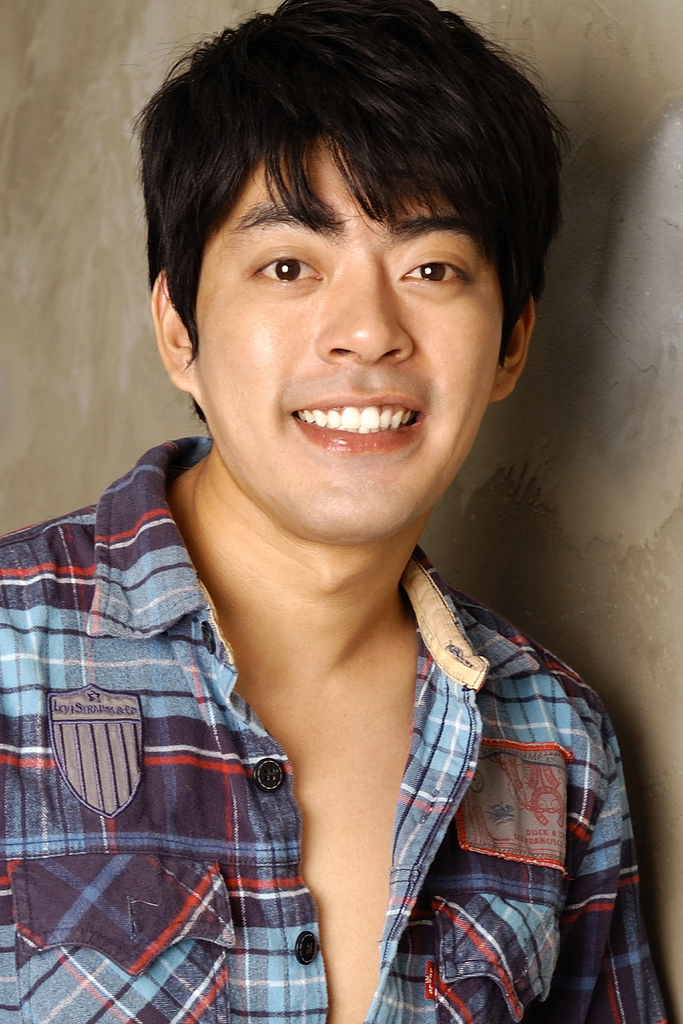 Yoon Jin-Ha (1980) - AsianWiki